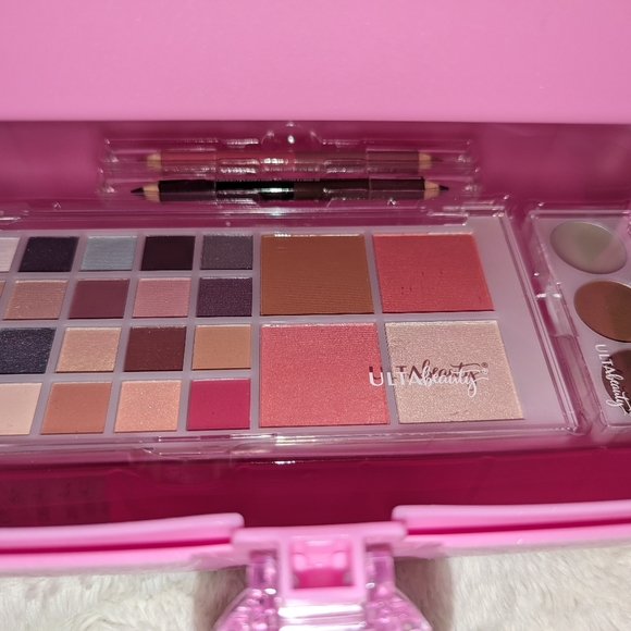 Ulta Beauty | Makeup | Ulta Beauty Caboodles Edition Pink 39 Piece ...